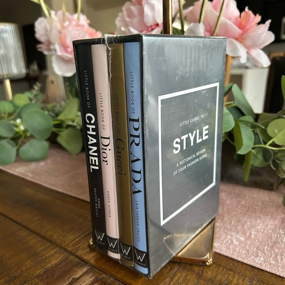Accents | Little Guides To Style Book Set Gift Ready | Poshmark